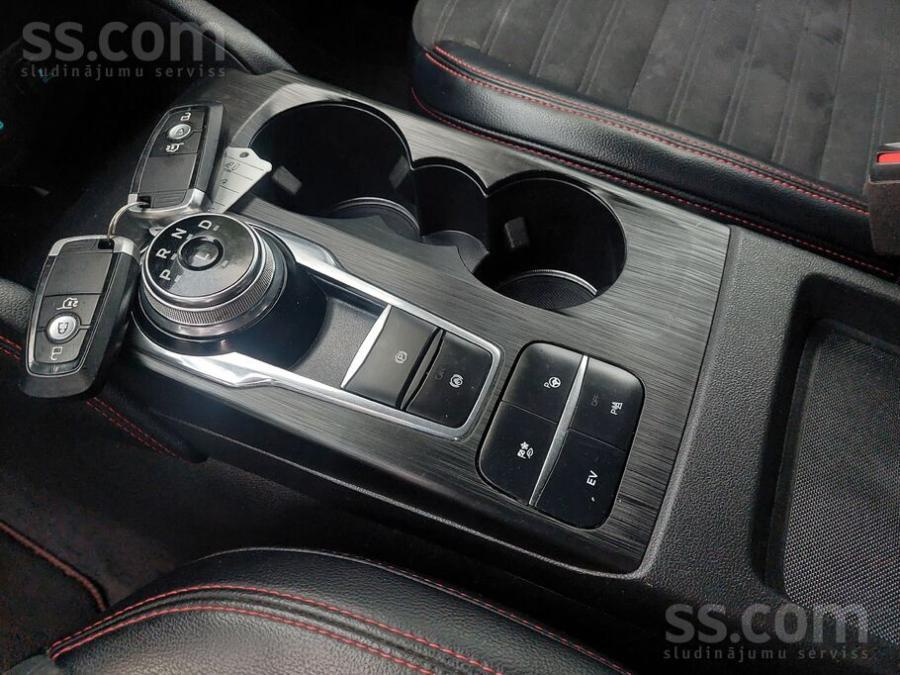 Pelēks Ford Kuga 2020 Valmiera, ar dzinēja tilpumu 2.50 L un nobraukumu 197 tūkst. km par 15900 €, foto 20 vietnē AUTOMOTO.COM.LV
