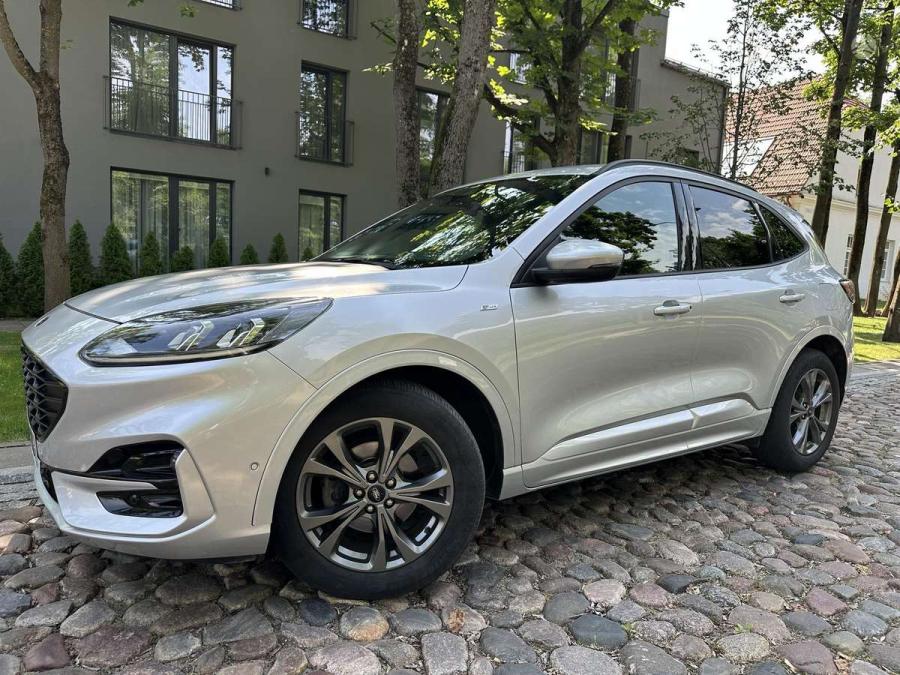 Grey Ford Kuga 2020 in Kaunas, with an engine capacity of 1.50 L and mileage of 199 thousand km for 13500 €, photo 1 on AUTOMOTO.COM.LV