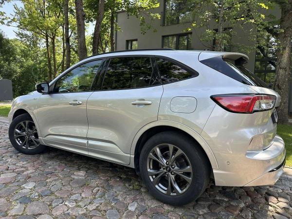 Grey Ford Kuga 2020 in Kaunas, with an engine capacity of 1.50 L and mileage of 199 thousand km for 13500 €, photo 3 on AUTOMOTO.COM.LV