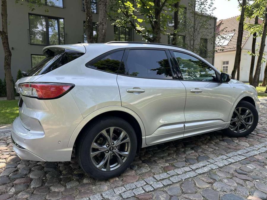 Grey Ford Kuga 2020 in Kaunas, with an engine capacity of 1.50 L and mileage of 199 thousand km for 13500 €, photo 5 on AUTOMOTO.COM.LV
