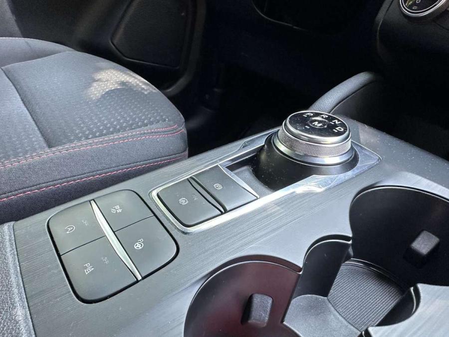 Grey Ford Kuga 2020 in Kaunas, with an engine capacity of 1.50 L and mileage of 199 thousand km for 13500 €, photo 17 on AUTOMOTO.COM.LV