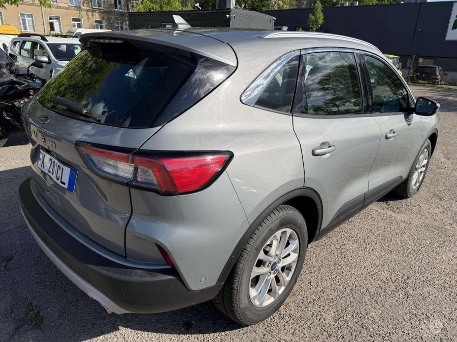 Grey Ford Kuga 2020 in Vilnius, with an engine capacity of 1.50 L and mileage of 188 thousand km for 8800 €, photo 4 on AUTOMOTO.COM.LV
