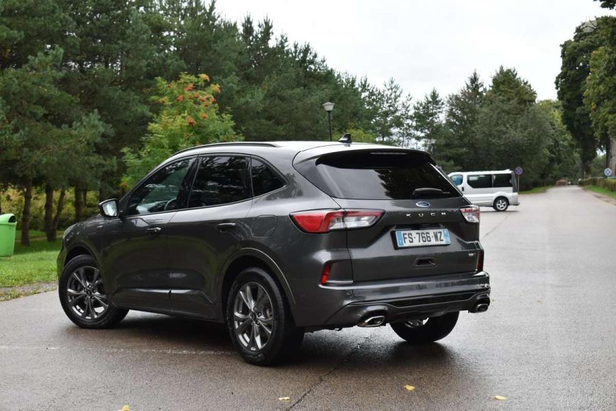 Pelēks Ford Kuga 2020 Tauragė, ar dzinēja tilpumu 2.00 L un nobraukumu 190 tūkst. km par 11700 €, foto 3 vietnē AUTOMOTO.COM.LV