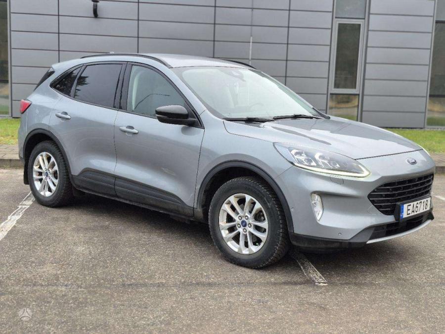 Pelēks Ford Kuga 2021 Viļņa, ar dzinēja tilpumu 2.50 L un nobraukumu 90 tūkst. km par 18900 €, foto 1 vietnē AUTOMOTO.COM.LV