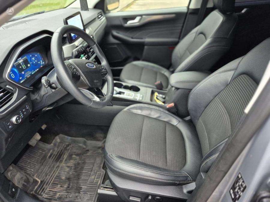 Pelēks Ford Kuga 2021 Viļņa, ar dzinēja tilpumu 2.50 L un nobraukumu 90 tūkst. km par 18900 €, foto 11 vietnē AUTOMOTO.COM.LV