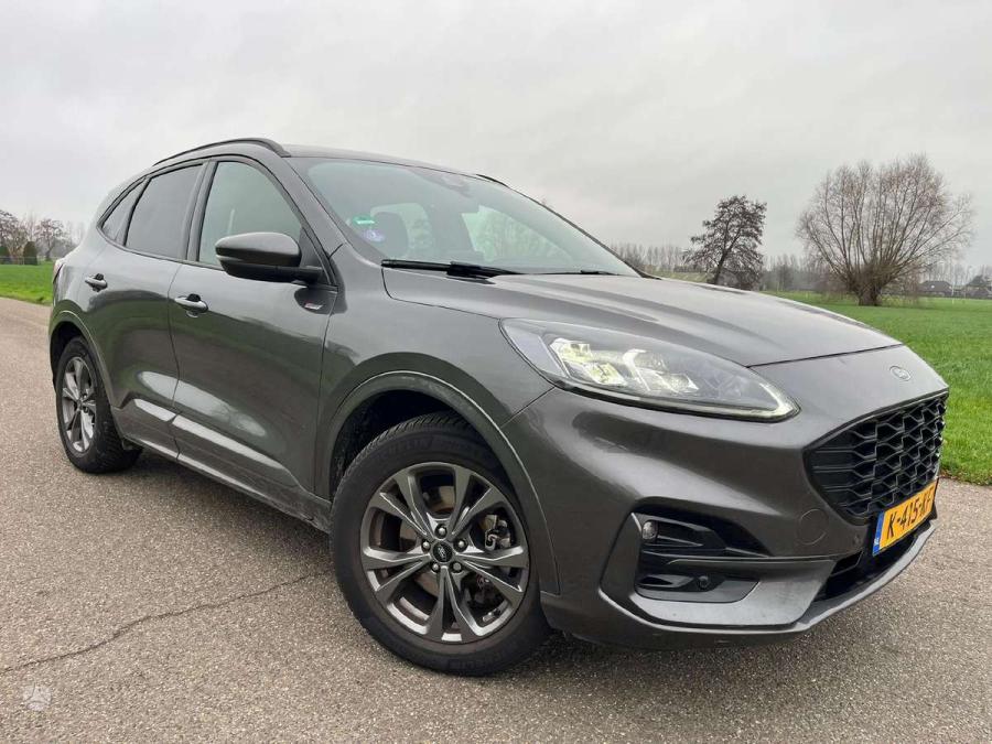 Grey Ford Kuga 2021 in Vilnius, with an engine capacity of 2.49 L and mileage of 201 thousand km for 16800 €, photo 1 on AUTOMOTO.COM.LV
