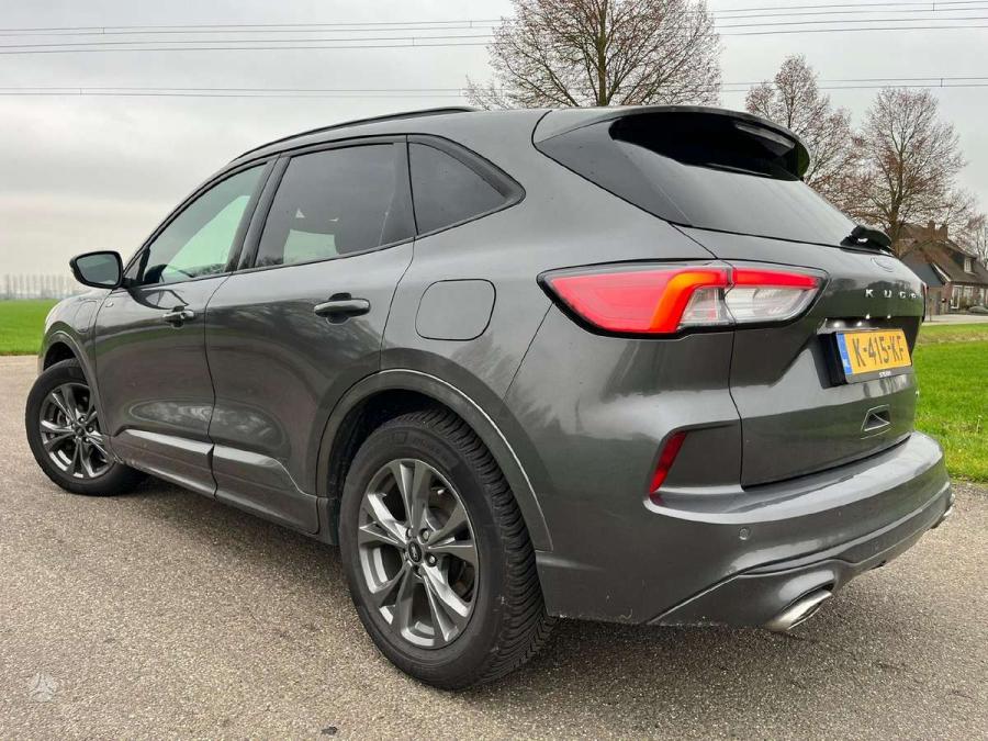 Grey Ford Kuga 2021 in Vilnius, with an engine capacity of 2.49 L and mileage of 201 thousand km for 16800 €, photo 2 on AUTOMOTO.COM.LV