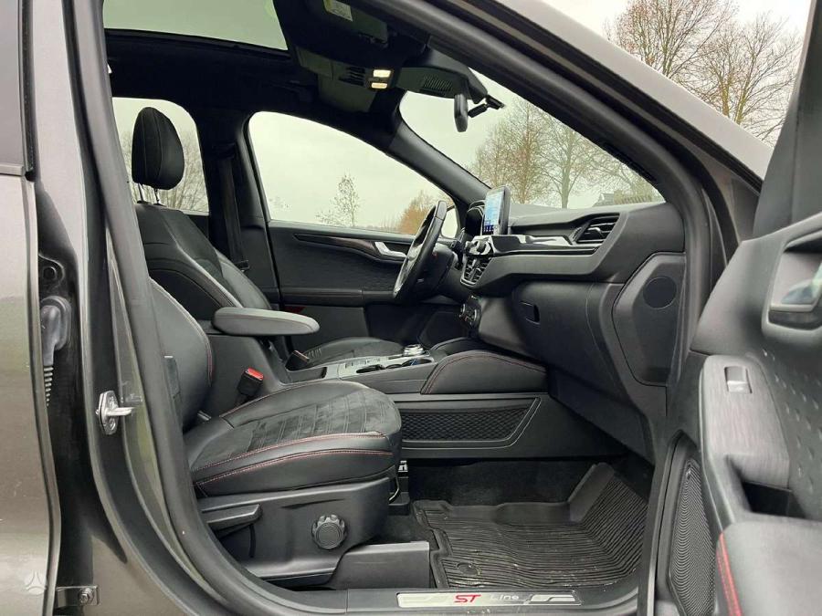 Grey Ford Kuga 2021 in Vilnius, with an engine capacity of 2.49 L and mileage of 201 thousand km for 16800 €, photo 13 on AUTOMOTO.COM.LV