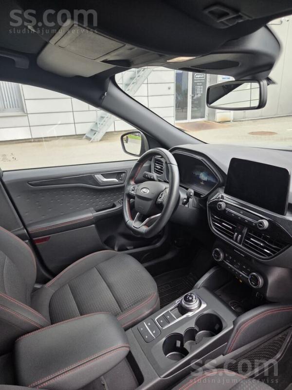 Grey Ford Kuga 2021 in Riga, with an engine capacity of 1.50 L and mileage of 129 thousand km for 14050 €, photo 1 on AUTOMOTO.COM.LV