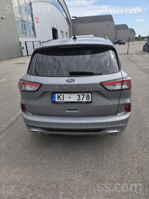 Grey Ford Kuga 2021 in Riga, with an engine capacity of 1.50 L and mileage of 129 thousand km for 14050 €, photo 5 on AUTOMOTO.COM.LV