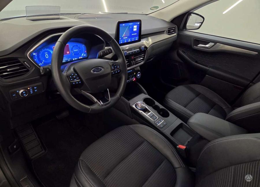 Grey Ford Kuga 2021 in Marijampole, with an engine capacity of 2.00 L and mileage of 82 thousand km for 17999 €, photo 3 on AUTOMOTO.COM.LV