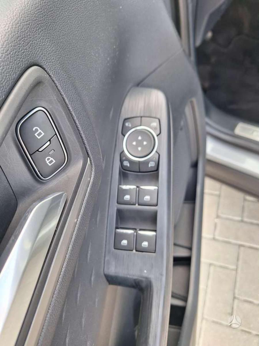 Pelēks Ford Kuga 2021 Tauragė, ar dzinēja tilpumu 1.50 L un nobraukumu 186 tūkst. km par 11300 €, foto 14 vietnē AUTOMOTO.COM.LV
