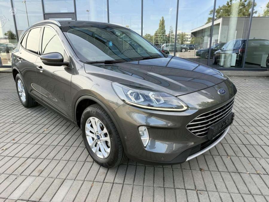 Grey Ford Kuga 2021 in Kaunas, with an engine capacity of 2.49 L and mileage of 157 thousand km for 16900 €, photo 3 on AUTOMOTO.COM.LV