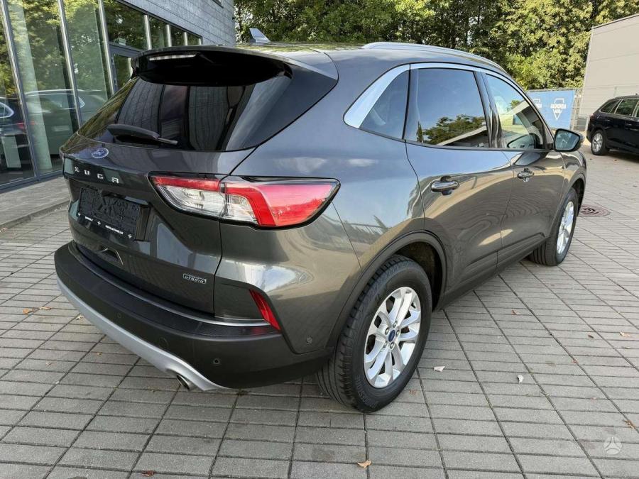 Grey Ford Kuga 2021 in Kaunas, with an engine capacity of 2.49 L and mileage of 157 thousand km for 16900 €, photo 4 on AUTOMOTO.COM.LV