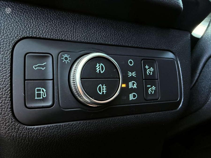 Grey Ford Kuga 2021 in Kaunas, with an engine capacity of 2.49 L and mileage of 157 thousand km for 16900 €, photo 20 on AUTOMOTO.COM.LV