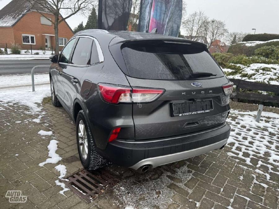 Grey Ford Kuga 2022 in Kaunas, with an engine capacity of 2.50 L and mileage of 48 thousand km for 23327 €, photo 2 on AUTOMOTO.COM.LV