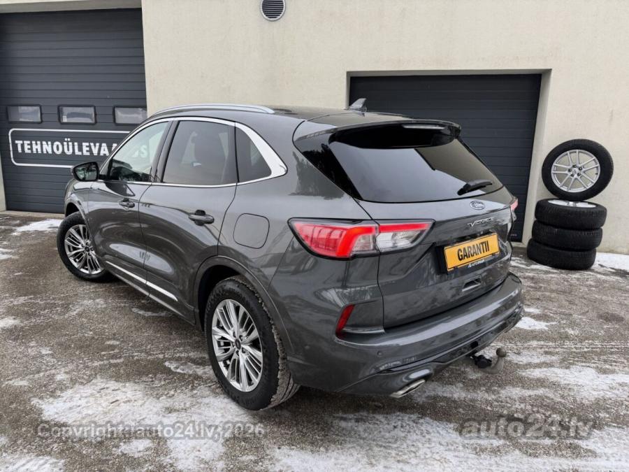Grey Ford Kuga 2022 in Parnu, with an engine capacity of 2.00 L and mileage of 147 thousand km for 25990 €, photo 3 on AUTOMOTO.COM.LV