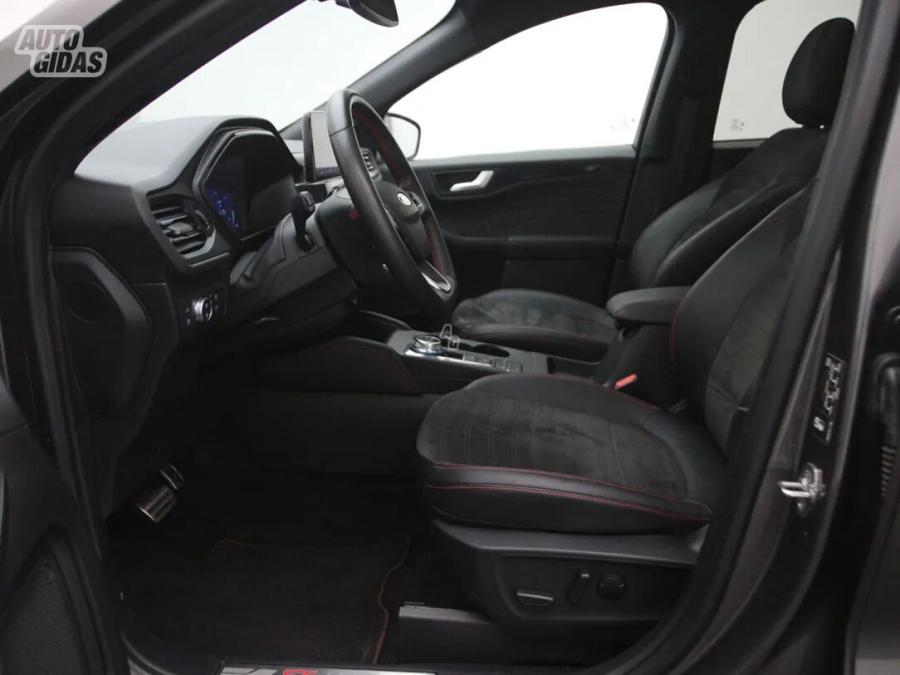 Pelēks Ford Kuga 2022 Viļņa, ar dzinēja tilpumu 2.50 L un nobraukumu 131 tūkst. km par 21899 €, foto 5 vietnē AUTOMOTO.COM.LV