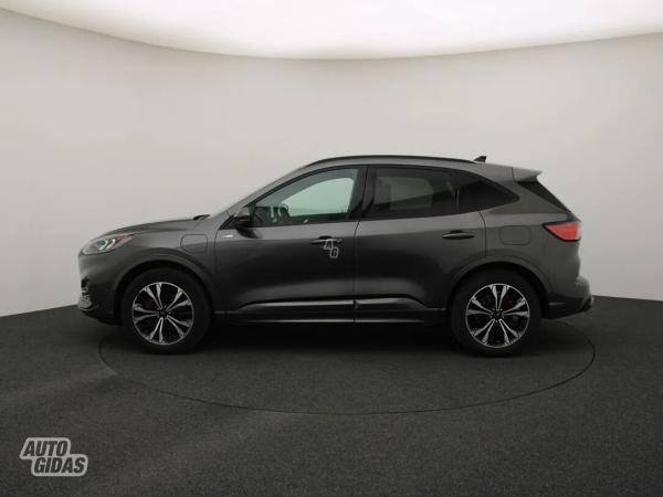 Grey Ford Kuga 2022 in Vilnius, with an engine capacity of 2.50 L and mileage of 131 thousand km for 21899 €, photo 6 on AUTOMOTO.COM.LV