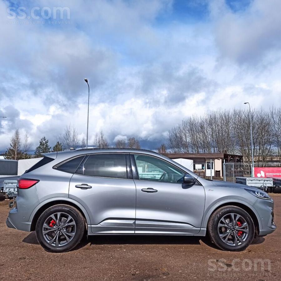 Grey Ford Kuga 2022 in Daugavpils, with an engine capacity of 2.50 L and mileage of 0 thousand km for 18250 €, photo 5 on AUTOMOTO.COM.LV