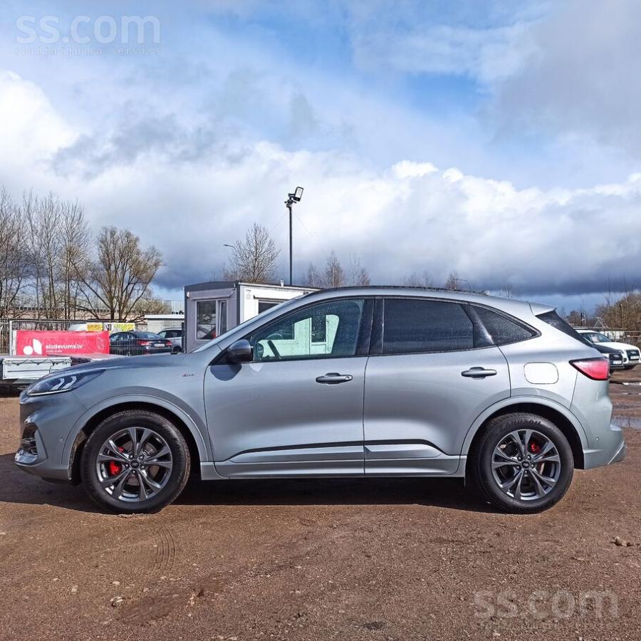Grey Ford Kuga 2022 in Daugavpils, with an engine capacity of 2.50 L and mileage of 0 thousand km for 18250 €, photo 11 on AUTOMOTO.COM.LV