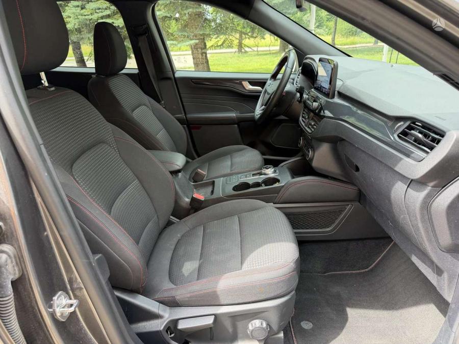 Pelēks Ford Kuga 2022 Kauņa, ar dzinēja tilpumu 2.49 L un nobraukumu 160 tūkst. km par 12994 €, foto 15 vietnē AUTOMOTO.COM.LV