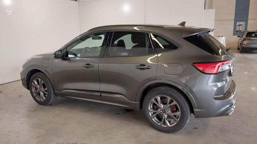 Grey Ford Kuga 2022 in Vilnius, with an engine capacity of 2.49 L and mileage of 114 thousand km for 20777 €, photo 7 on AUTOMOTO.COM.LV