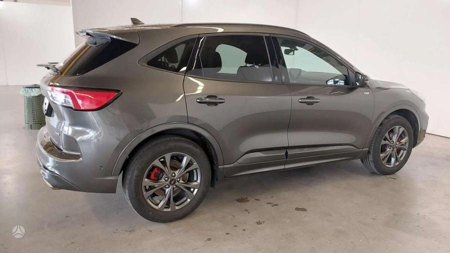Grey Ford Kuga 2022 in Vilnius, with an engine capacity of 2.49 L and mileage of 114 thousand km for 20777 €, photo 8 on AUTOMOTO.COM.LV