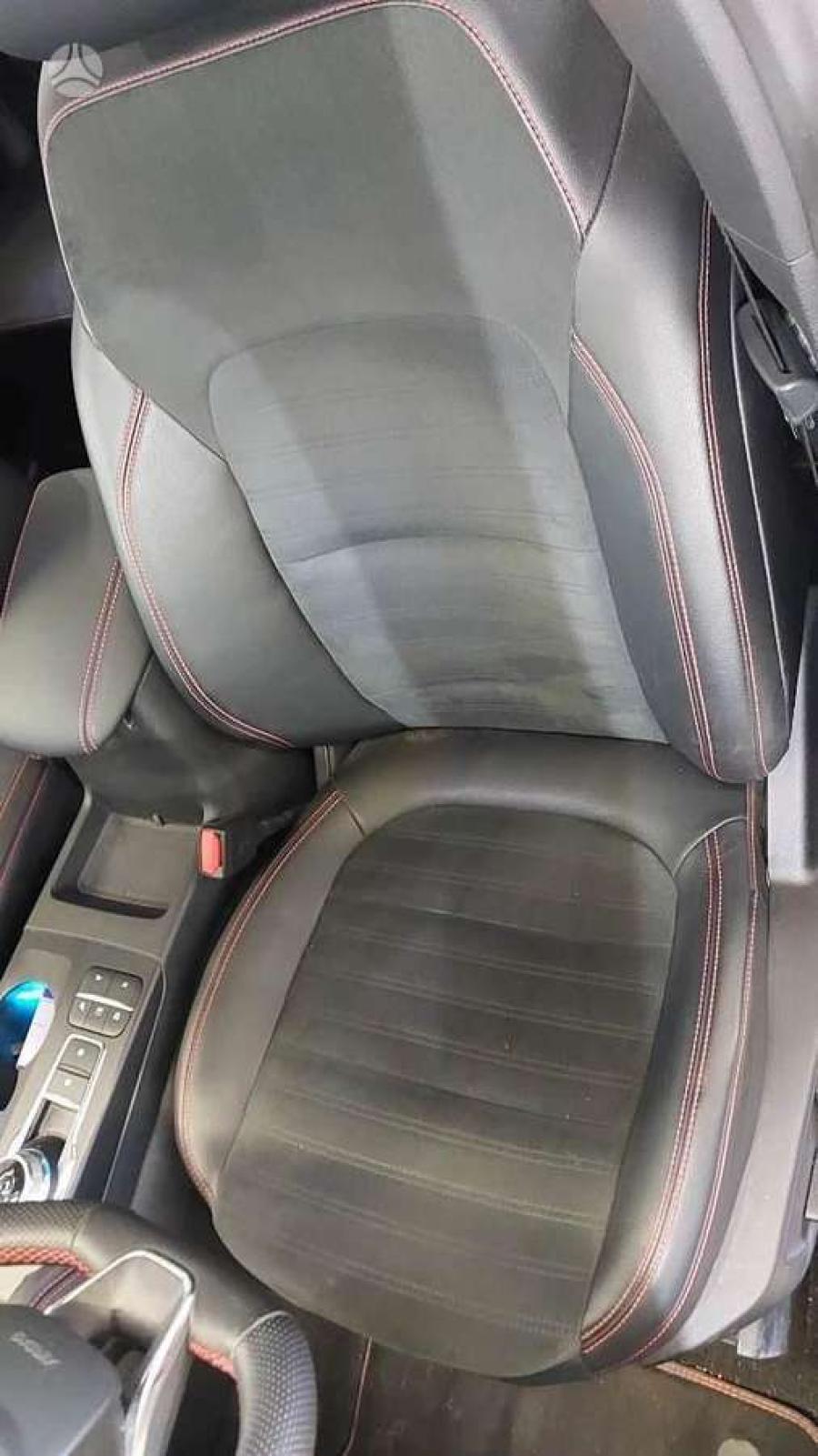 Grey Ford Kuga 2022 in Vilnius, with an engine capacity of 2.49 L and mileage of 114 thousand km for 20777 €, photo 15 on AUTOMOTO.COM.LV