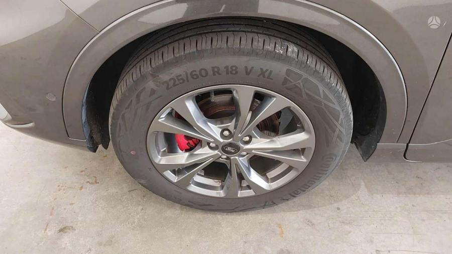 Grey Ford Kuga 2022 in Vilnius, with an engine capacity of 2.49 L and mileage of 114 thousand km for 20777 €, photo 16 on AUTOMOTO.COM.LV