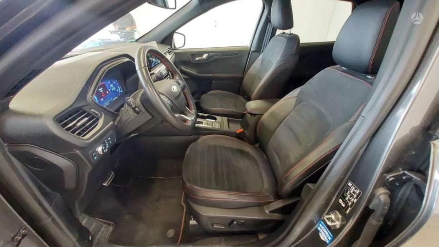 Grey Ford Kuga 2022 in Vilnius, with an engine capacity of 2.49 L and mileage of 114 thousand km for 20777 €, photo 21 on AUTOMOTO.COM.LV