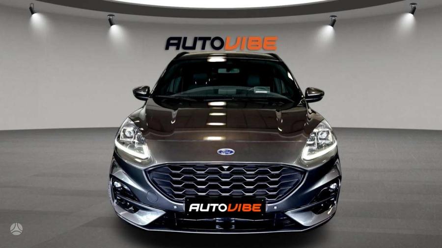 Grey Ford Kuga 2022 in Vilnius, with an engine capacity of 2.50 L and mileage of 114 thousand km for 20989 €, photo 3 on AUTOMOTO.COM.LV