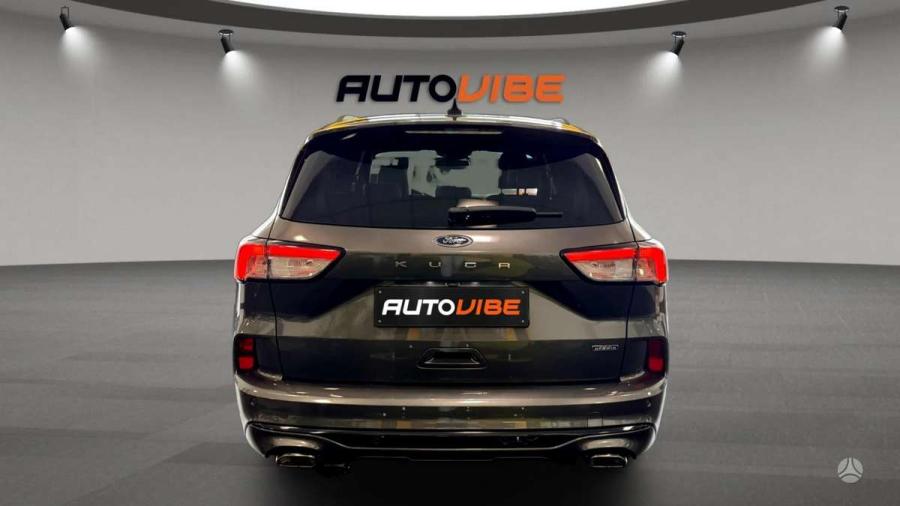 Grey Ford Kuga 2022 in Vilnius, with an engine capacity of 2.50 L and mileage of 114 thousand km for 20989 €, photo 5 on AUTOMOTO.COM.LV