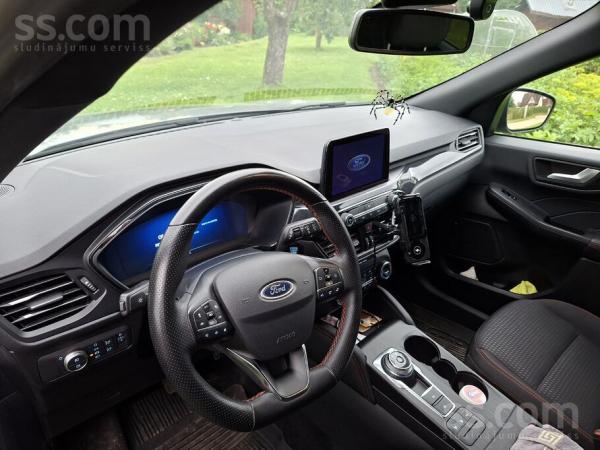 Grey Ford Kuga 2022 in Bauska, with an engine capacity of 2.50 L and mileage of 68 thousand km for 20500 €, photo 9 on AUTOMOTO.COM.LV