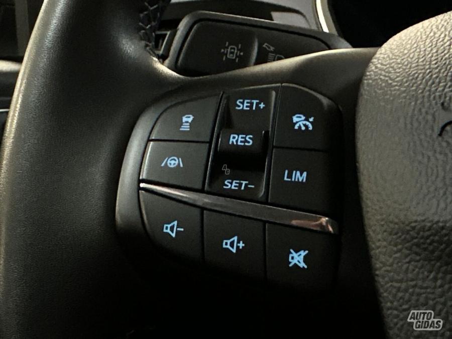 Pelēks Ford Kuga 2022 Viļņa, ar dzinēja tilpumu 2.50 L un nobraukumu 56 tūkst. km par 25900 €, foto 24 vietnē AUTOMOTO.COM.LV
