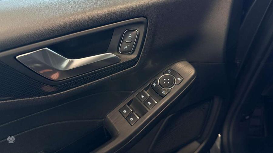Pelēks Ford Kuga 2022 Viļņa, ar dzinēja tilpumu 2.50 L un nobraukumu 84 tūkst. km par 20989 €, foto 32 vietnē AUTOMOTO.COM.LV