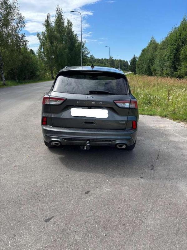 Grey Ford Kuga 2022 in Panevezys, with an engine capacity of 2.49 L and mileage of 223 thousand km for 16000 €, photo 4 on AUTOMOTO.COM.LV
