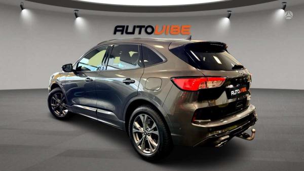 Grey Ford Kuga 2022 in Vilnius, with an engine capacity of 2.50 L and mileage of 118 thousand km for 20989 €, photo 6 on AUTOMOTO.COM.LV
