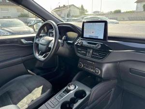 Grey Ford Kuga 2022 in Vilnius, with an engine capacity of 2.49 L and mileage of 132 thousand km for 18888 €, photo 6 on AUTOMOTO.COM.LV