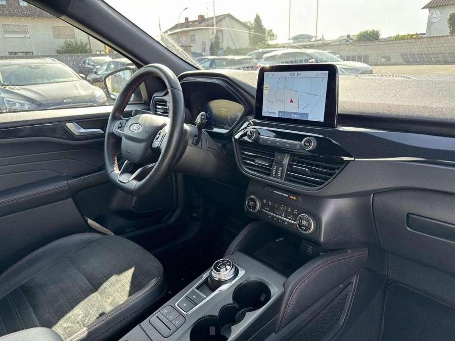 Grey Ford Kuga 2022 in Vilnius, with an engine capacity of 2.49 L and mileage of 132 thousand km for 18888 €, photo 6 on AUTOMOTO.COM.LV