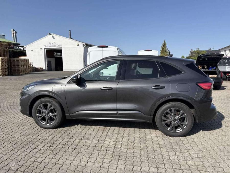 Grey Ford Kuga 2022 in Vilnius, with an engine capacity of 2.49 L and mileage of 132 thousand km for 18888 €, photo 12 on AUTOMOTO.COM.LV