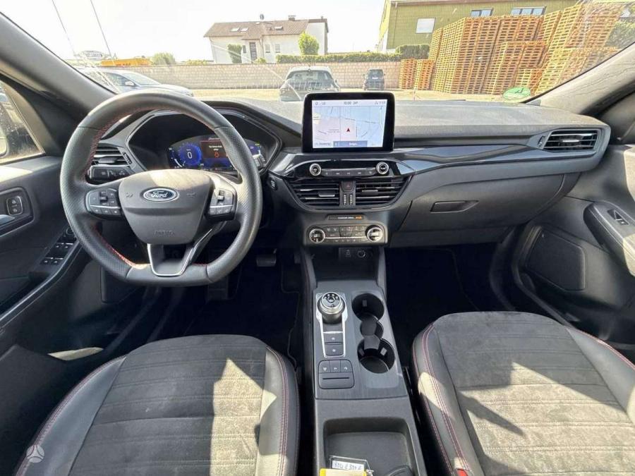 Grey Ford Kuga 2022 in Vilnius, with an engine capacity of 2.49 L and mileage of 132 thousand km for 18888 €, photo 16 on AUTOMOTO.COM.LV