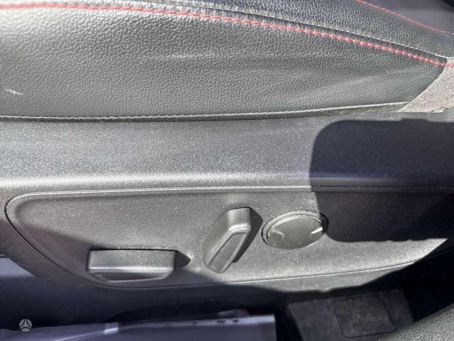 Grey Ford Kuga 2022 in Vilnius, with an engine capacity of 2.49 L and mileage of 132 thousand km for 18888 €, photo 21 on AUTOMOTO.COM.LV