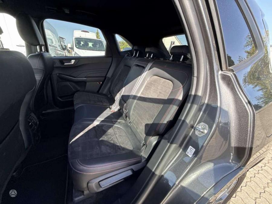 Grey Ford Kuga 2022 in Vilnius, with an engine capacity of 2.49 L and mileage of 132 thousand km for 18888 €, photo 22 on AUTOMOTO.COM.LV
