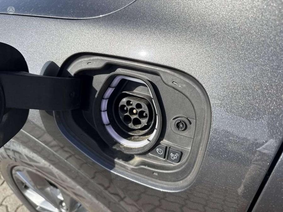 Grey Ford Kuga 2022 in Vilnius, with an engine capacity of 2.49 L and mileage of 132 thousand km for 18888 €, photo 24 on AUTOMOTO.COM.LV