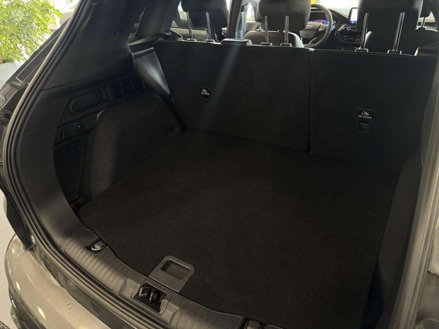 Pelēks Ford Kuga 2022 Viļņa, ar dzinēja tilpumu 2.50 L un nobraukumu 132 tūkst. km par 19888 €, foto 27 vietnē AUTOMOTO.COM.LV