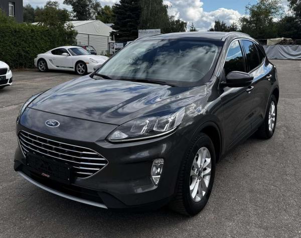 Pelēks Ford Kuga 2022 Panevēža, ar dzinēja tilpumu 1.50 L un nobraukumu 160 tūkst. km par 12300 €, foto 1 vietnē AUTOMOTO.COM.LV