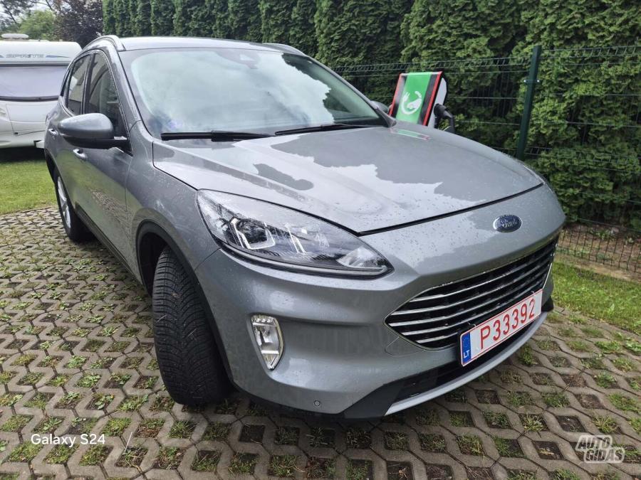 Pelēks Ford Kuga 2022 Druskininkai, ar dzinēja tilpumu 2.50 L un nobraukumu 211 tūkst. km par 13250 €, foto 1 vietnē AUTOMOTO.COM.LV