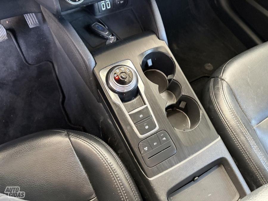 Pelēks Ford Kuga 2022 Druskininkai, ar dzinēja tilpumu 2.50 L un nobraukumu 211 tūkst. km par 13250 €, foto 17 vietnē AUTOMOTO.COM.LV