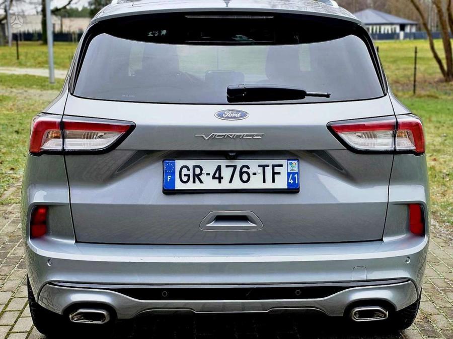 Grey Ford Kuga 2023 in Taurage, with an engine capacity of 2.49 L and mileage of 127 thousand km for 15900 €, photo 6 on AUTOMOTO.COM.LV